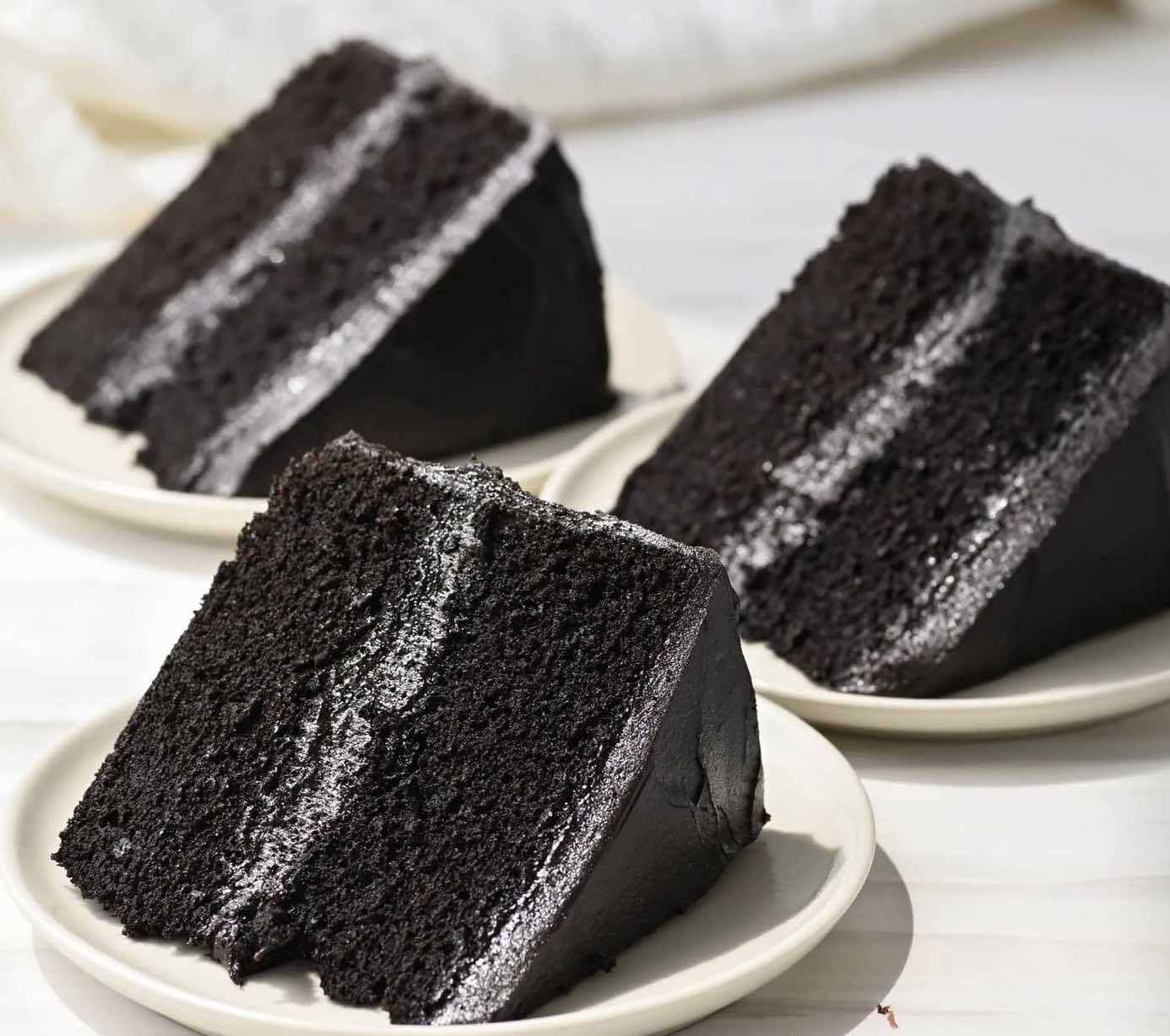 Nabisco Introduces New Oreo Blackout Cake Chocolate Sandwich Cookies ...